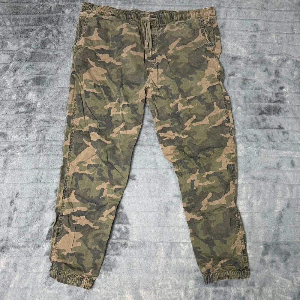 American Eagle Camo Joggers